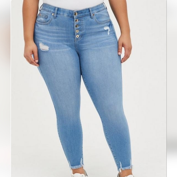torrid | Jeans | Torrid Bombshell Skinny Premium Stretch High Rise Denim 26 Tall Light Wash ...